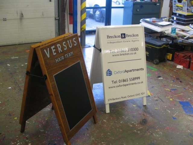 Pavement signs - Drewett Signs Oxford